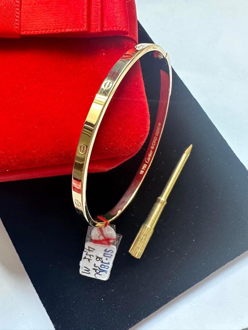 18K Saudi Gold slimtype screw type love bangle, Women's Fashion ...