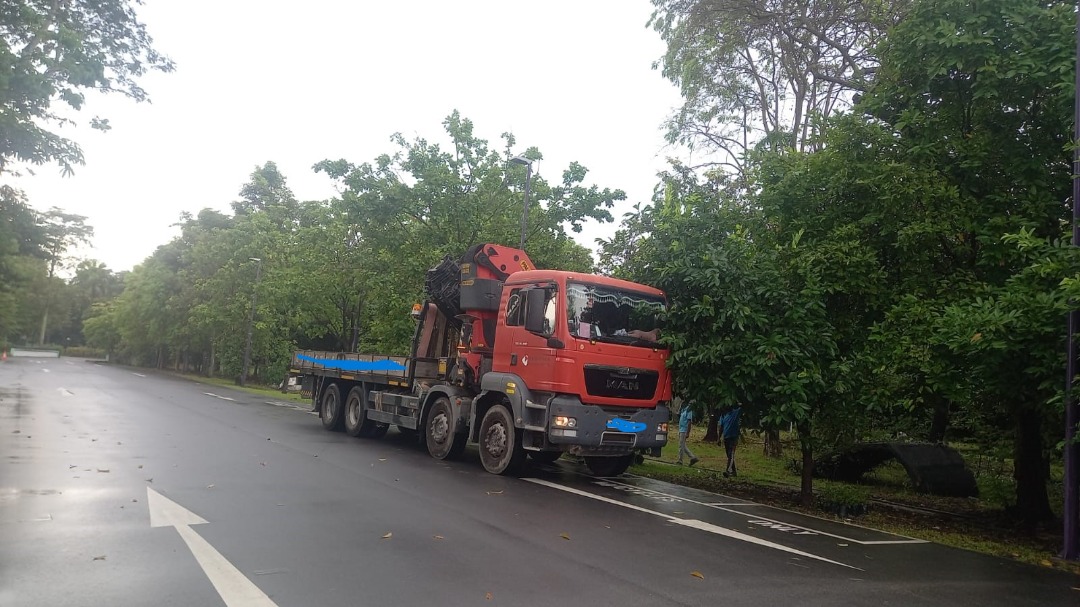 Affordable "lorry crane" For Sale | Carousell Singapore