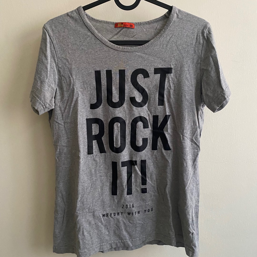 五月天 JUST ROCK IT 演唱會衣, 她的時尚, 上衣, T恤在旋轉拍賣