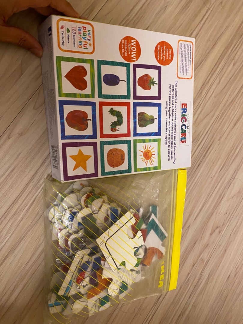 好餓的毛毛蟲拼圖(英國) The World of Eric Carle Activity Book + 2-in-1 Jigsaw ...