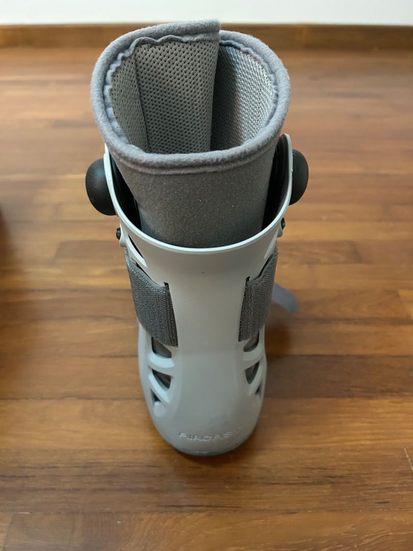 Air cast boot, Health & Nutrition, Assistive & Rehabilatory Aids, Other ...