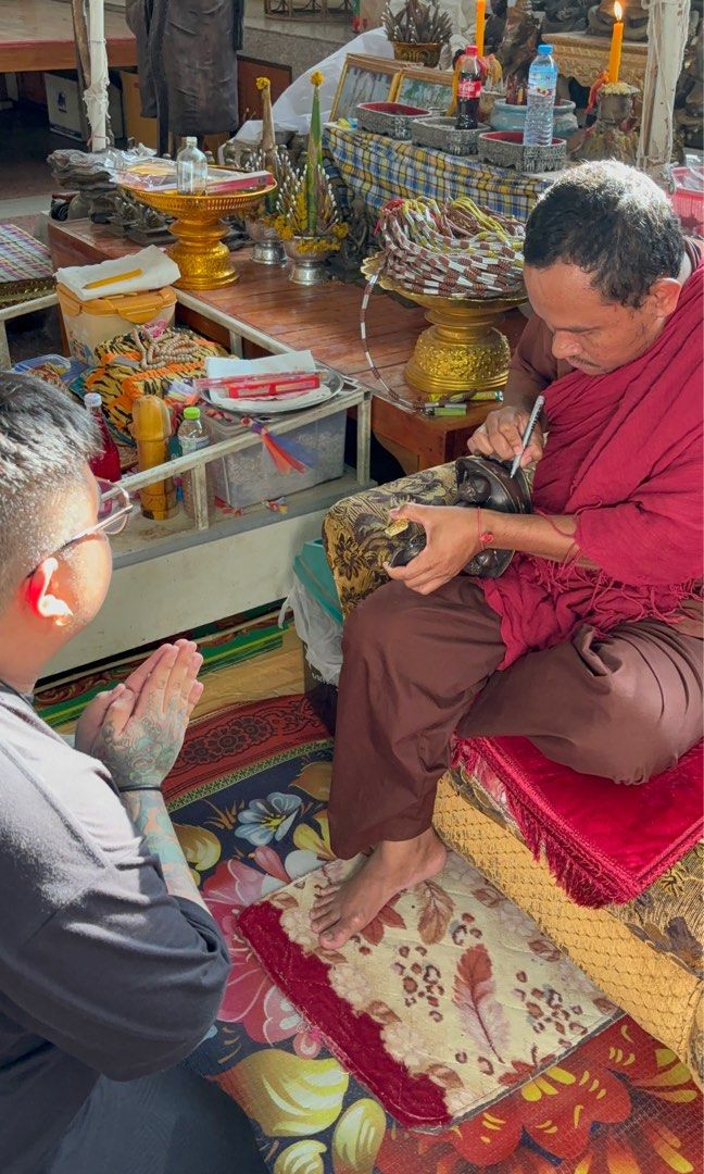 Ajarn Sakson Mae Choklup Be2566, Hobbies & Toys, Memorabilia ...