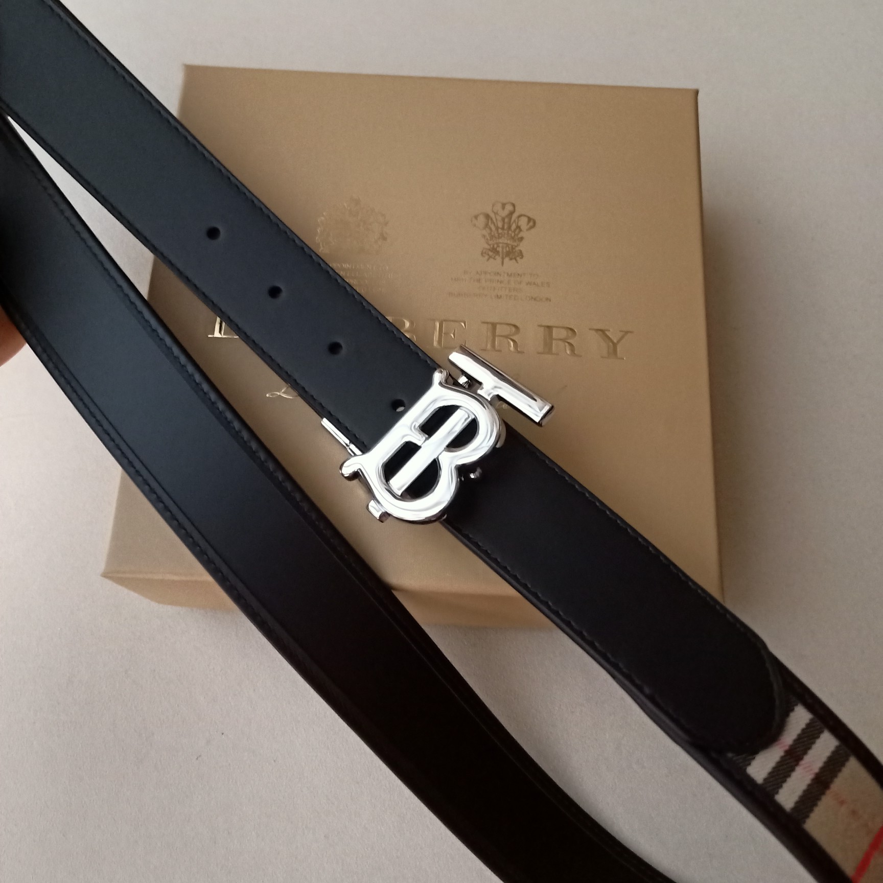 Bn Burberry belt, Men's Fashion, Watches & Accessories, Belts on Carousell