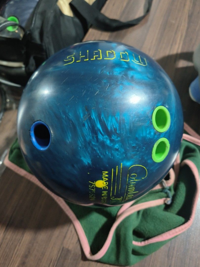 3 Bowling balls with a 3-balls roller bag, Sports Equipment, Sports ...