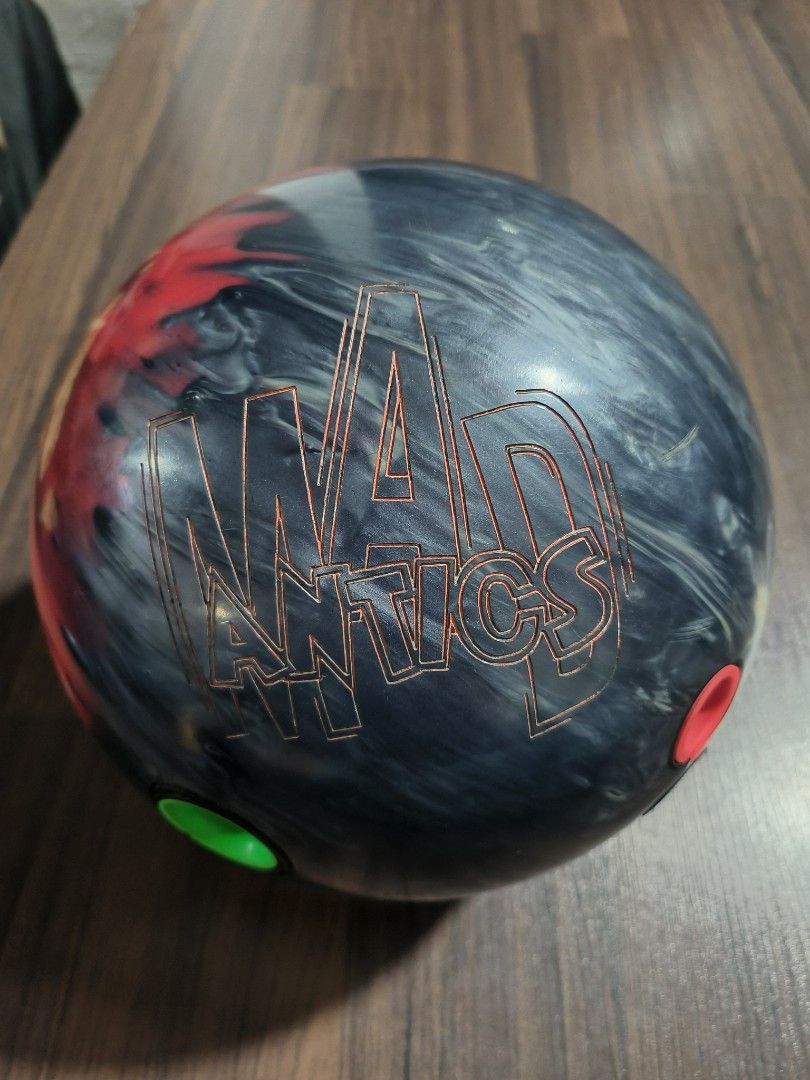 3 Bowling balls with a 3-balls roller bag, Sports Equipment, Sports ...