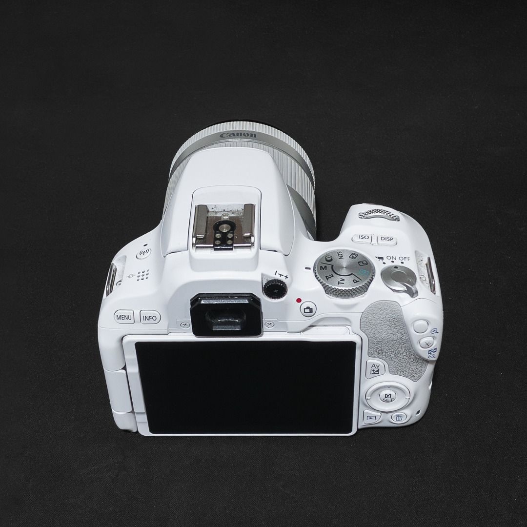 Canon 200D DLSR Camera with Kit Lens Bundle, Photography, Cameras on ...