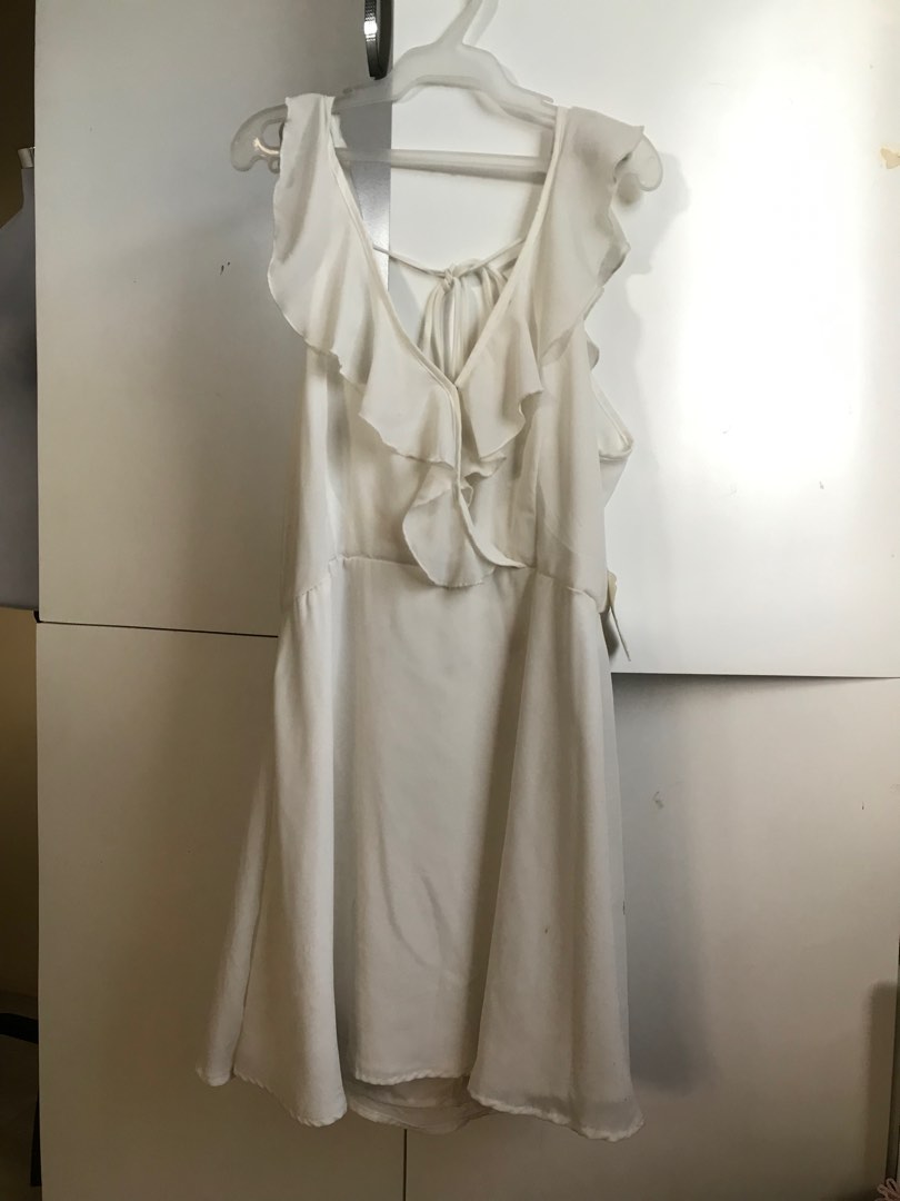 Flowy Ruffled Low Back White Dress, Women's Fashion, Dresses & Sets, Dresses on Carousell