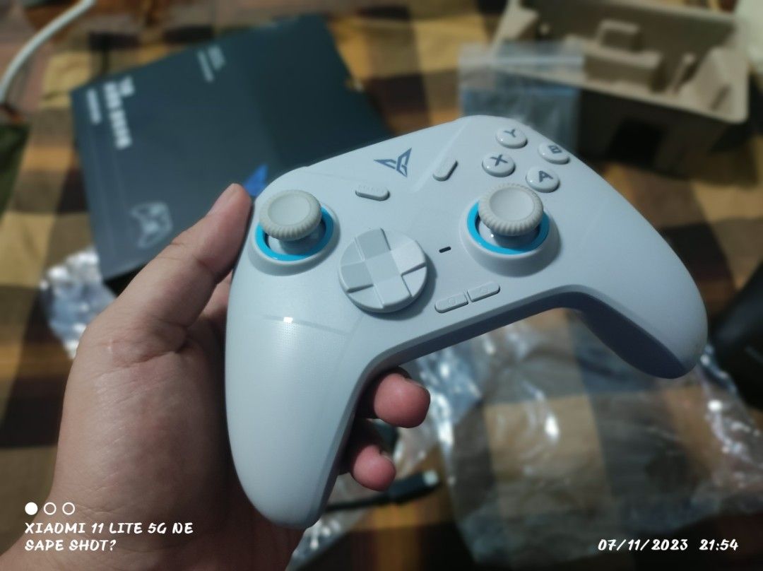 Flydigi Direwolf Gaming Controller (Free bluetooth wireless speaker ...