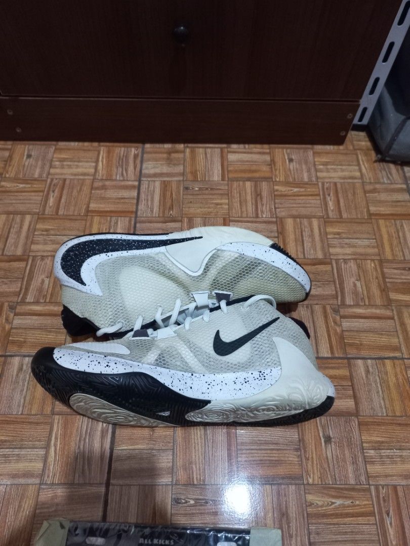 Freak 1 oreo, Men's Fashion, Footwear, Sneakers on Carousell