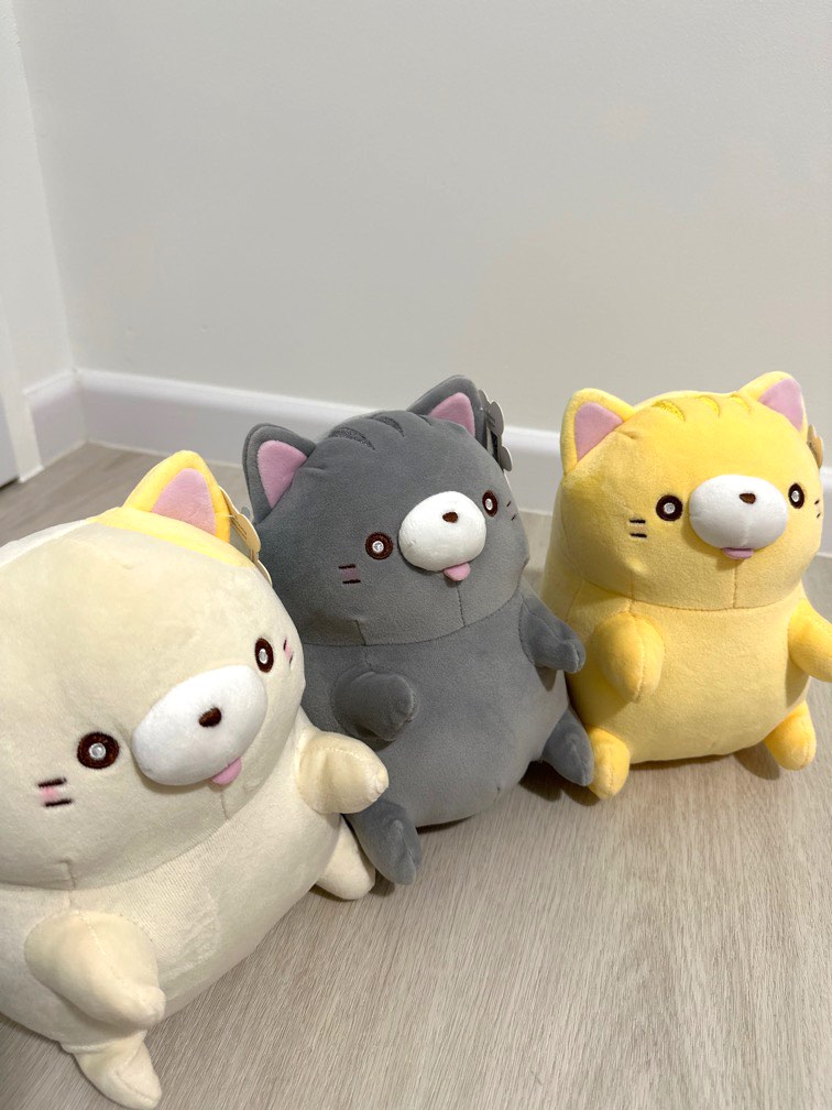 Fun Claw Round Cat Plushie 20cm (H), Hobbies & Toys, Toys & Games on ...