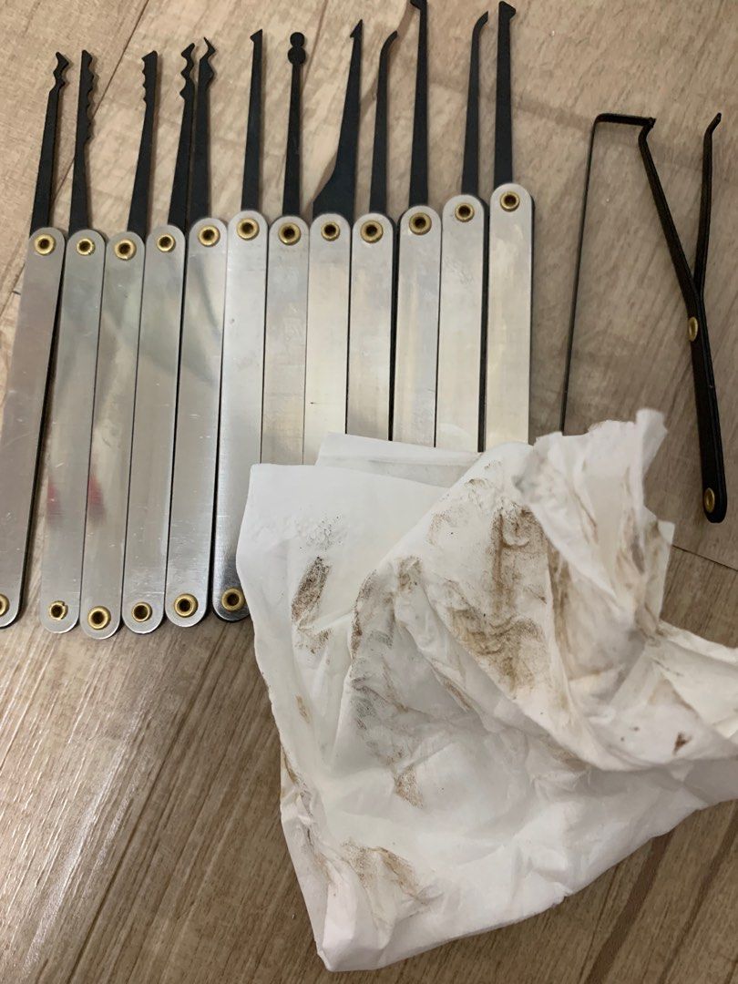 Greasy and oily lockpick set beginners, Hobbies & Toys, Stationery ...