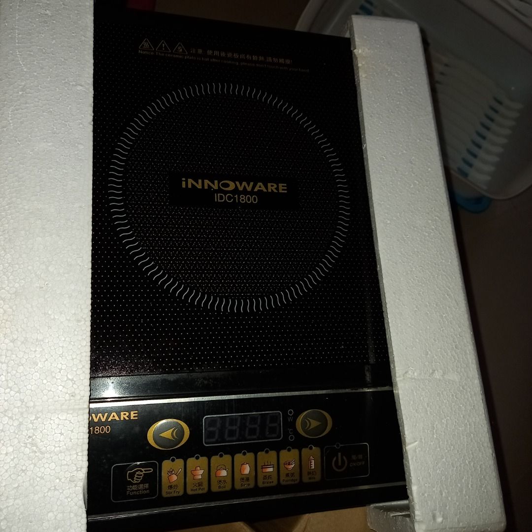Innoware 1800w 電磁爐 (按鍵式) IDC1800 連邊爐鍋, 傢俬＆家居, 廚具和餐具, 炊具及配件 - Carousell