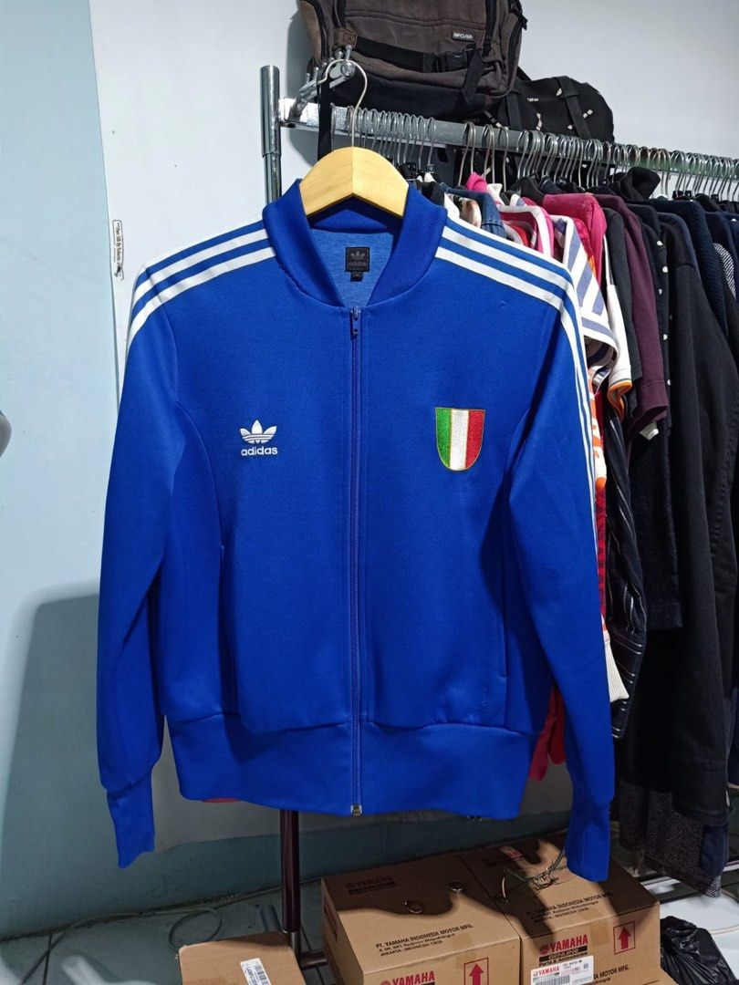 Jaket Tracktop Adidas Italia, Fesyen Pria, Pakaian , Baju Luaran di Carousell