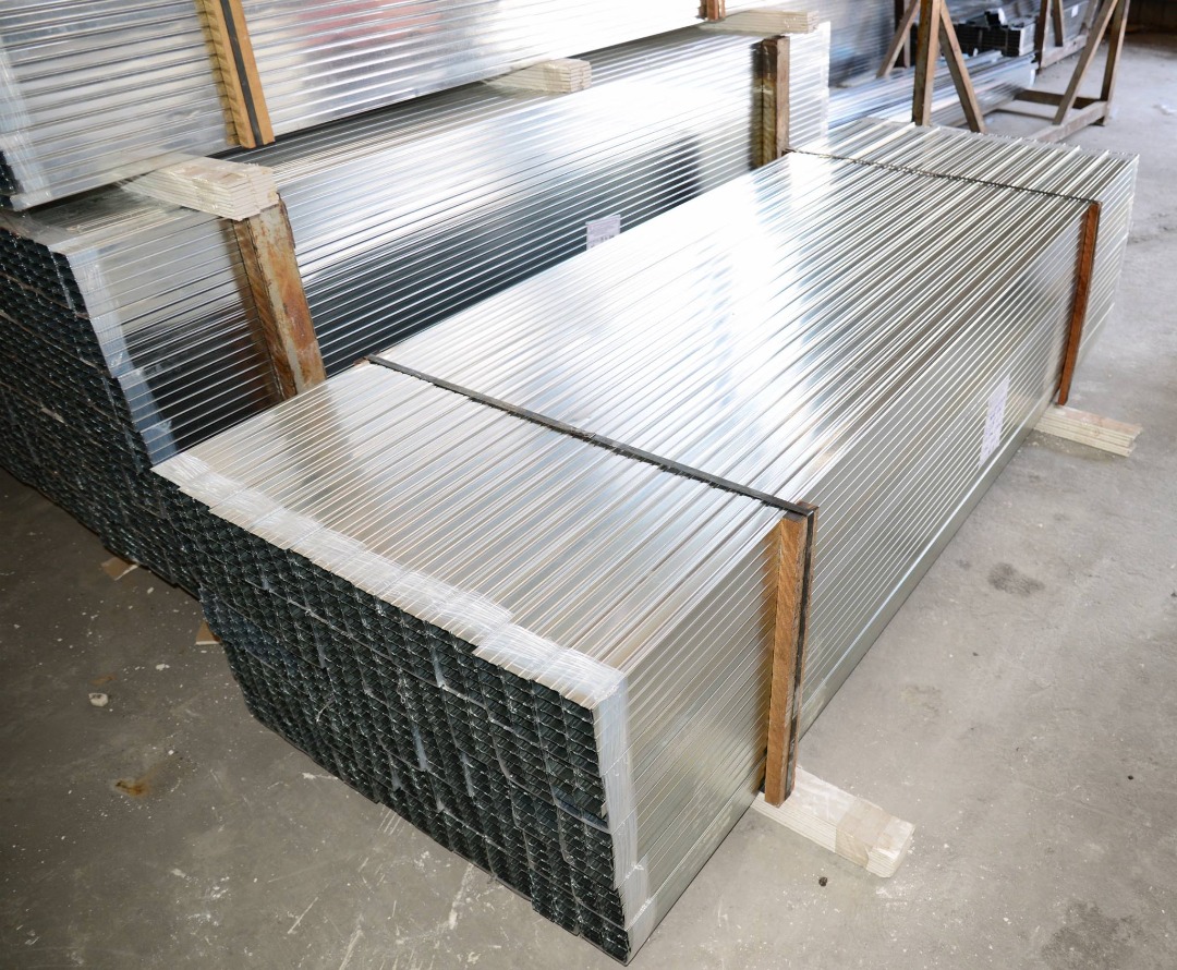 METAL STUD/ BESI PARTITION, Furniture & Home Living, Home Improvement ...