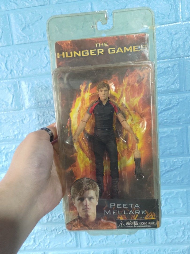 Neca Hunger Games Figure Peeta and Rue, Hobbies & Toys, Toys & Games on ...