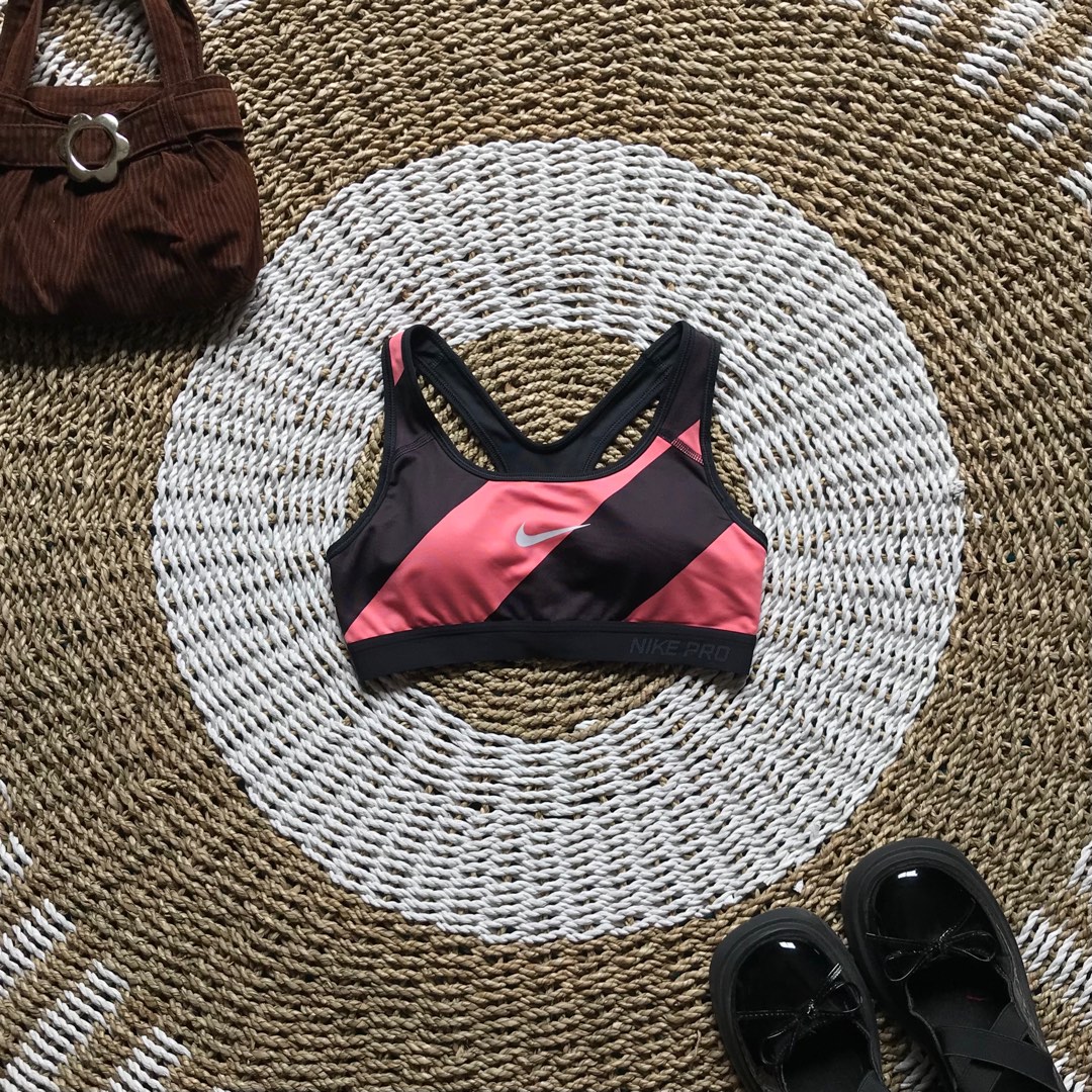 Nike Diagonal Sport Bra, Olah Raga, Baju Olahraga di Carousell