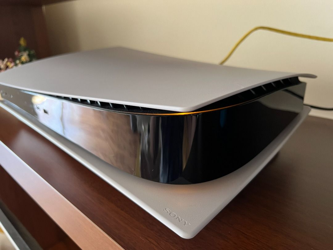 PS5 Disc Edition (CFI-1200 model) Lightly Used, Video Gaming, Video ...