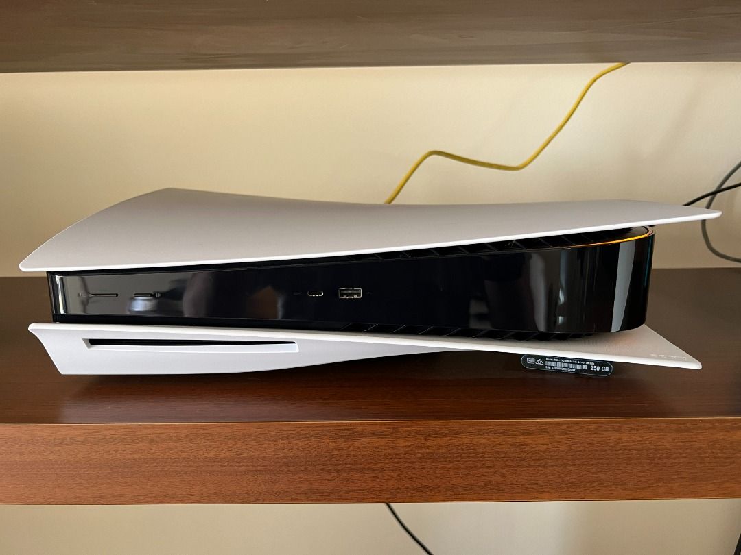 PS5 Disc Edition (CFI-1200 model) Lightly Used, Video Gaming, Video ...