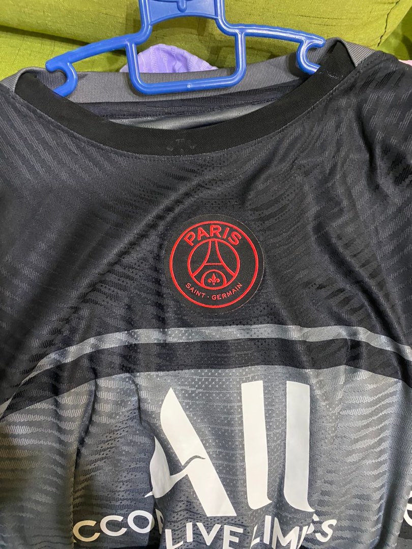 PSG 3rd kit, Men's Fashion, Activewear on Carousell
