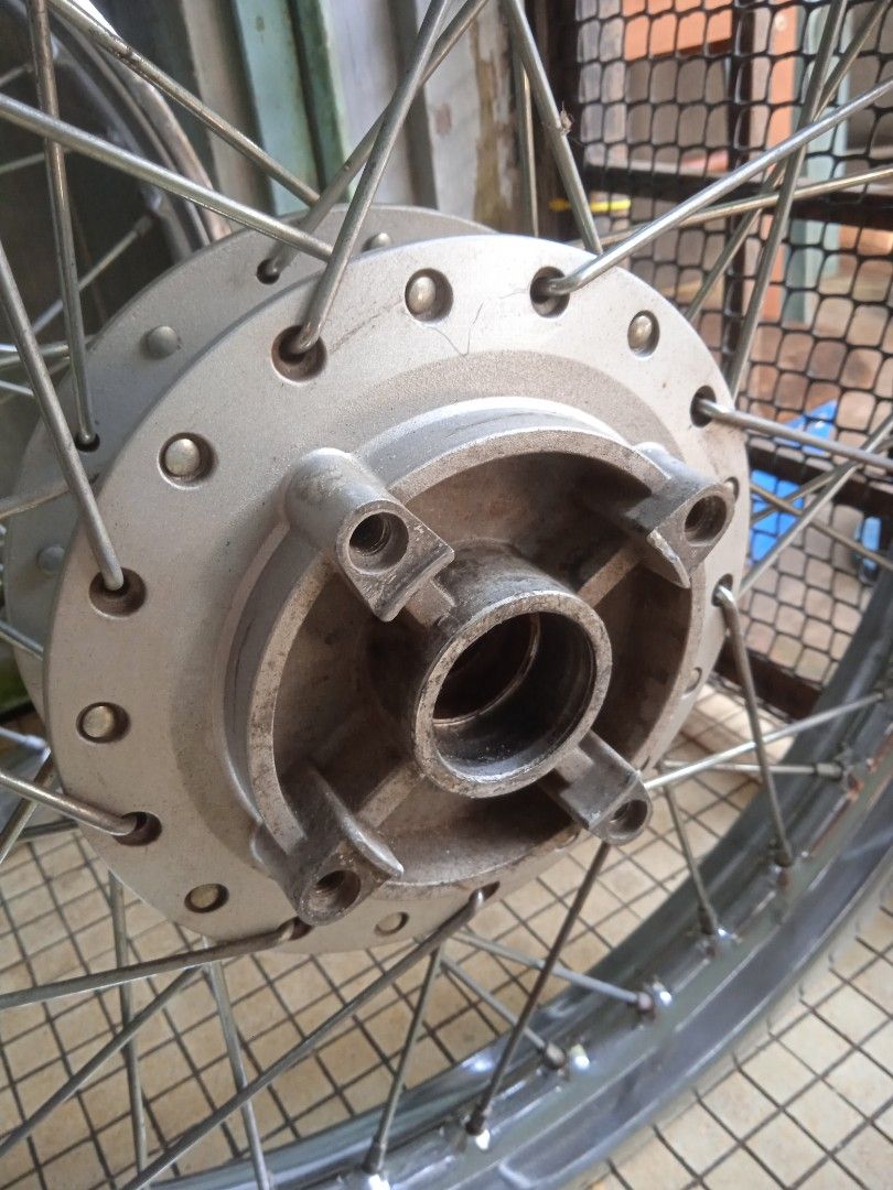 Rim legenda 115zr, Motorbikes on Carousell