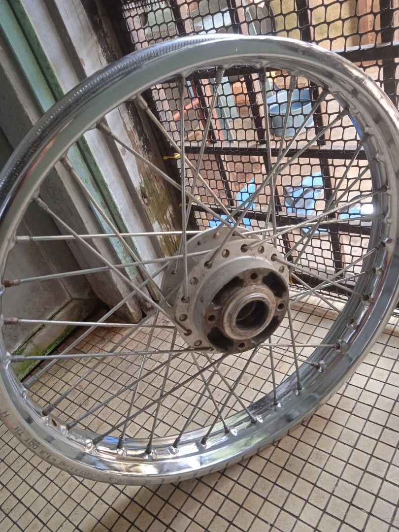 Rim legenda 115zr, Motorbikes on Carousell