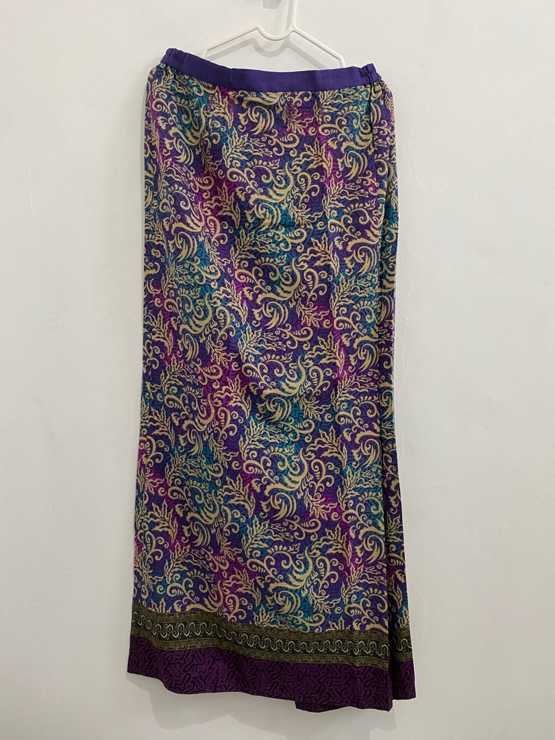 Rok Batik buat kebaya, Fesyen Wanita, Pakaian Wanita, Gaun & Rok di Carousell