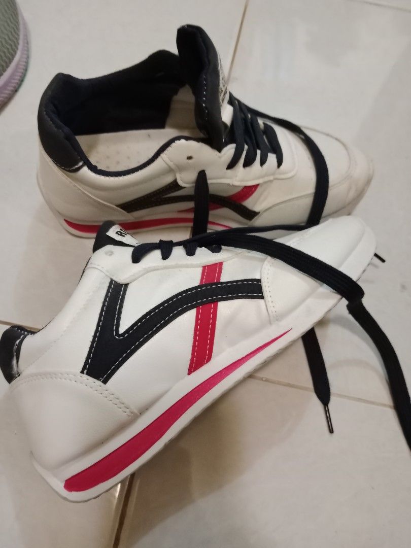 Sepatu bertali, Fesyen Wanita, Sepatu di Carousell