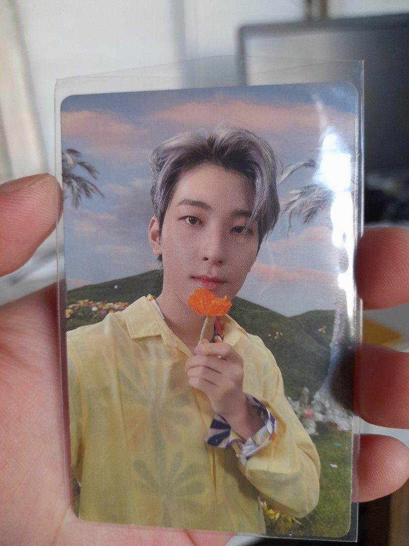 Seventeen Wonwoo Sector 17 Compact Version Photocard PC, Hobbies & Toys, Memorabilia ...