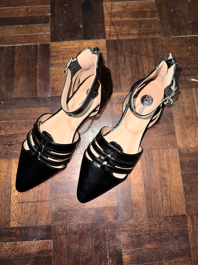 SOLEMATE - FLATS, Women's Fashion, Footwear, Flats & Sandals on Carousell