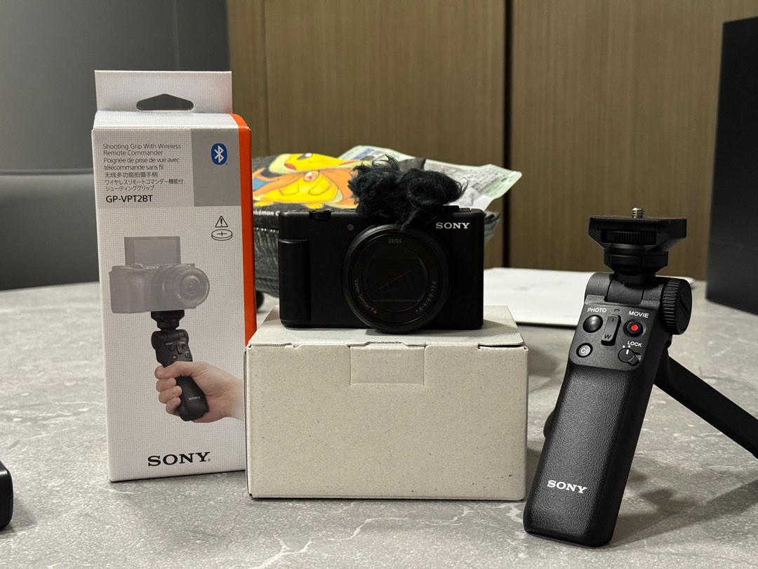 Sony ZV-1 M2 黑色 Vlogger 相機 連 原裝手柄, 攝影器材, 相機 - Carousell