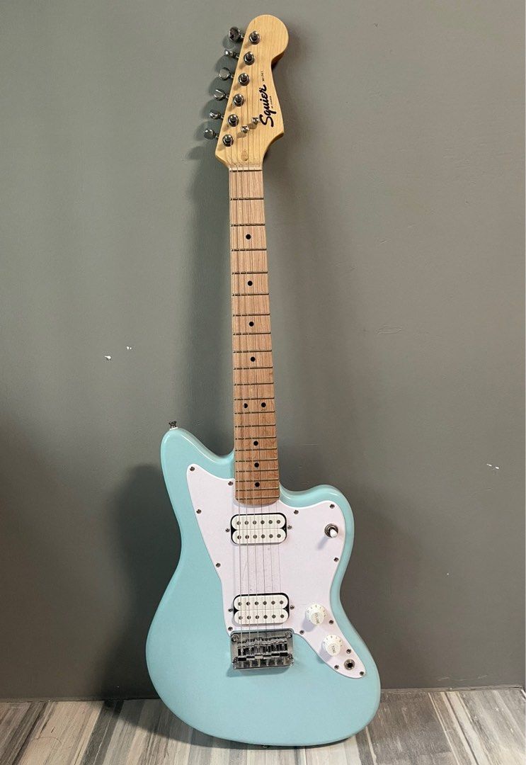 Squier Mini Stratocaster Electric Guitar, Hobbies & Toys, Music & Media ...
