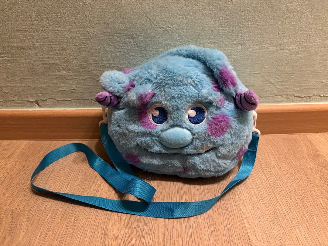 Sully Sling Bag, Women's Fashion, Bags & Wallets, Cross-body Bags on ...