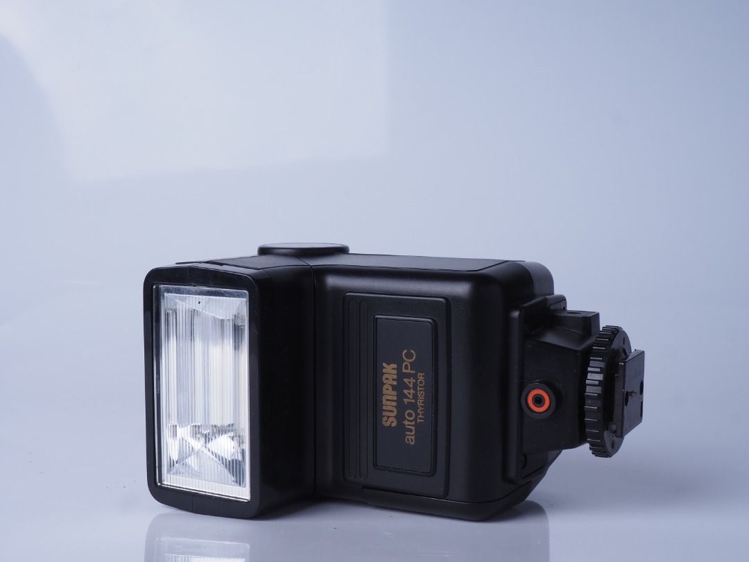 Sunpak auto 144 PC Thyristor Speedlite, Photography, Photography ...