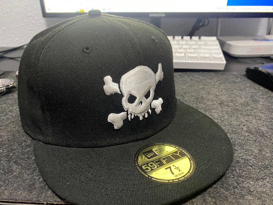 Supreme X New Era Skull fitted Cap, Men's Fashion, Watches ...