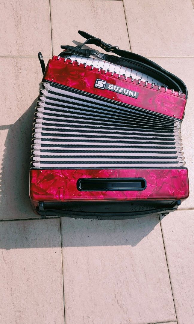 Suzuki soprano 34 keys Accordian / akordian, Hobbies & Toys, Music ...