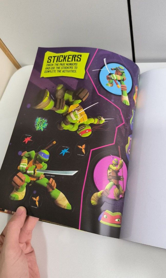 TMNT Nickelodeon TMNT Fold out sticker scenes Over 50 stickers with 12 ...