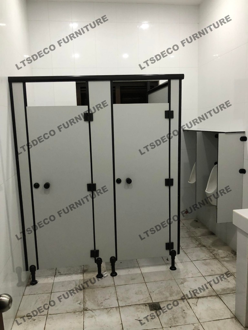 TOILET PARTITION OFFICE FURNITURE PARTITION, Furniture & Home Living ...
