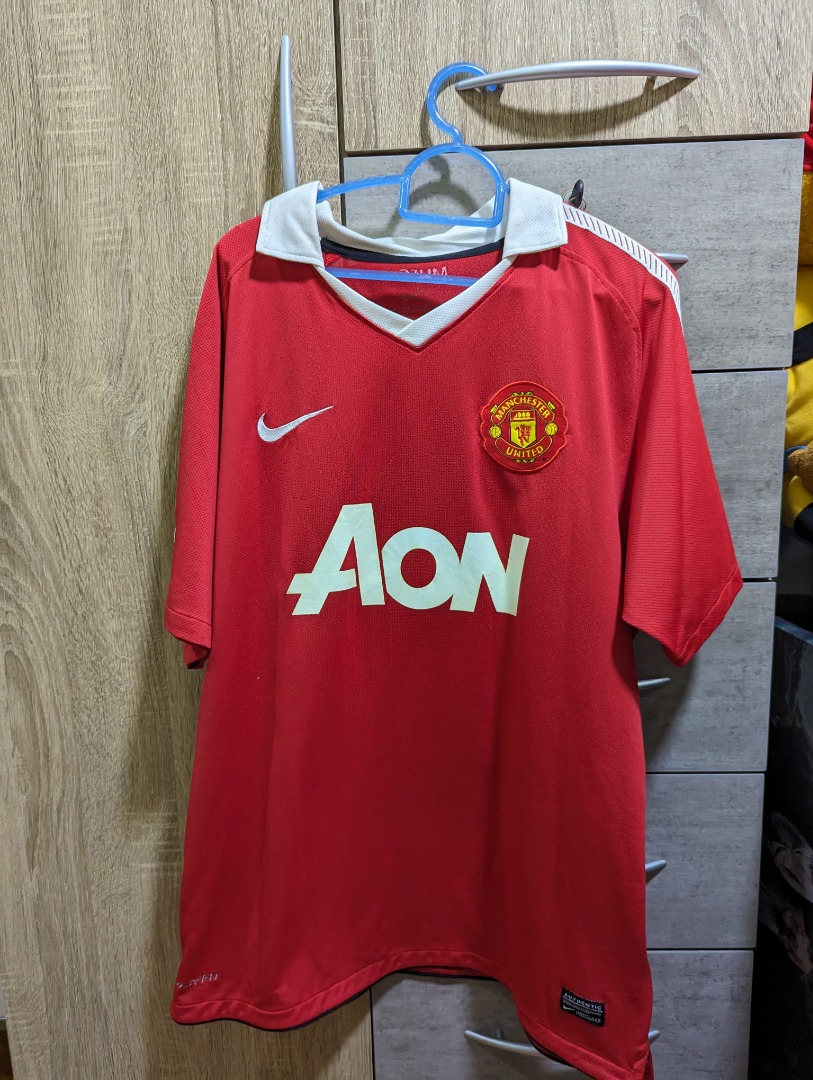 Vintage Manchester United 2010/2011 Home Kit, Men's Fashion, Activewear ...