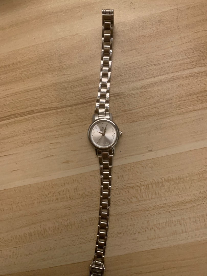 watch, Women's Fashion, Watches & Accessories, Watches on Carousell