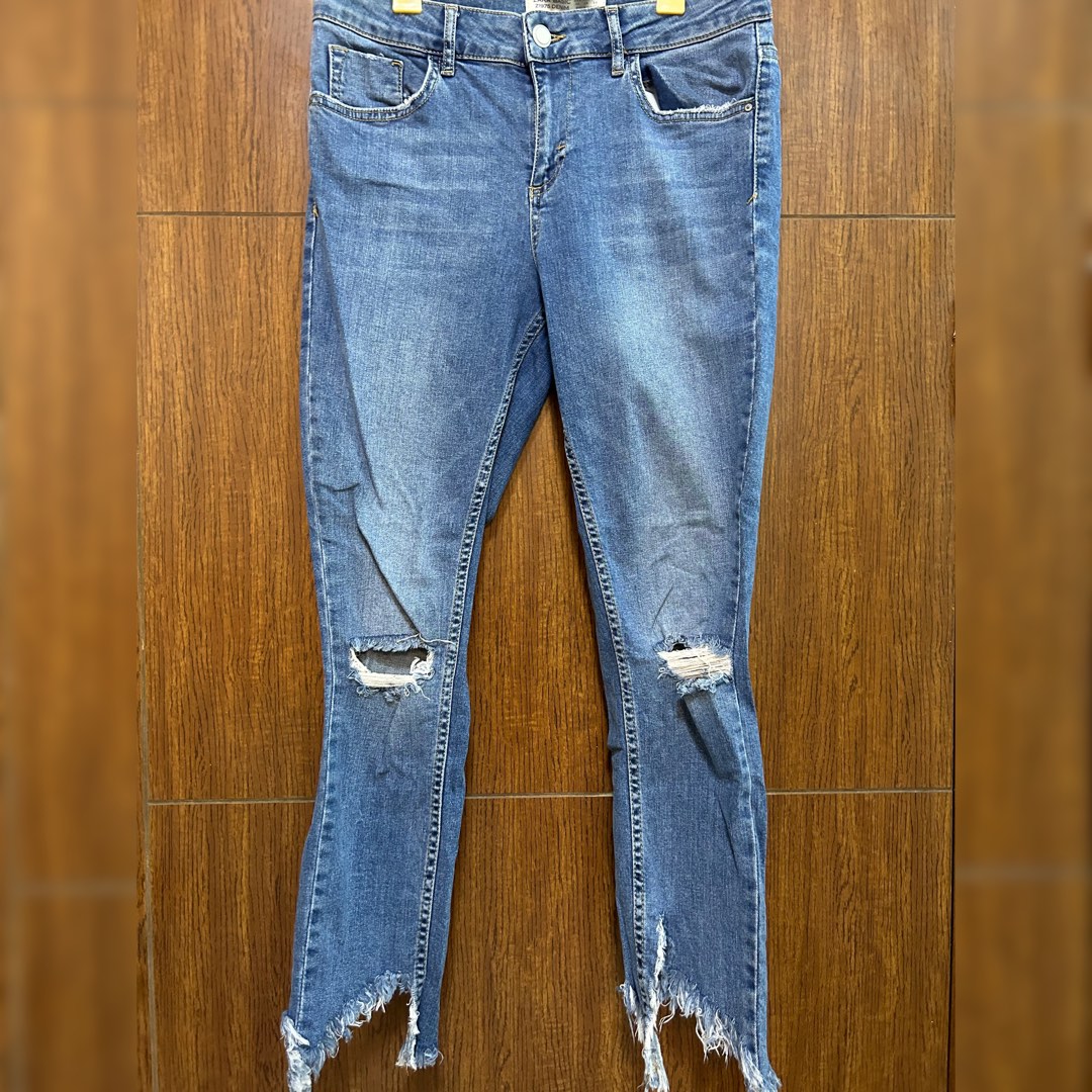 Zara Jeans Tattered, Women's Fashion, Bottoms, Jeans on Carousell
