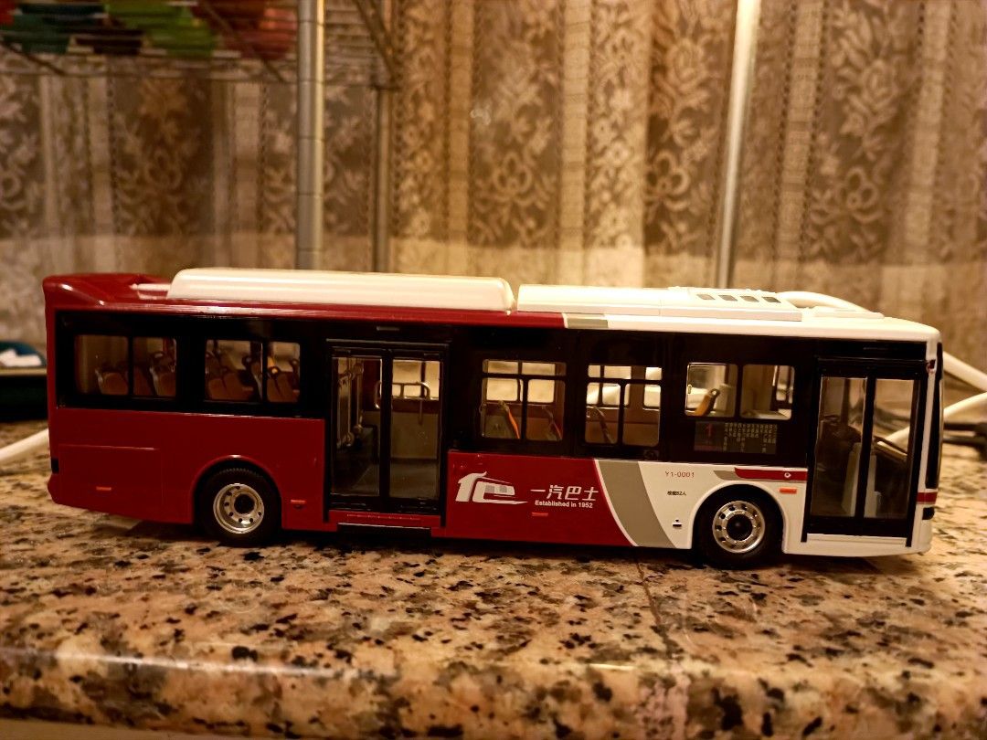 巴士模型 1：43 BYD B10 比亞迪巴士 淨要, 興趣及遊戲, 玩具 & 遊戲類 - Carousell