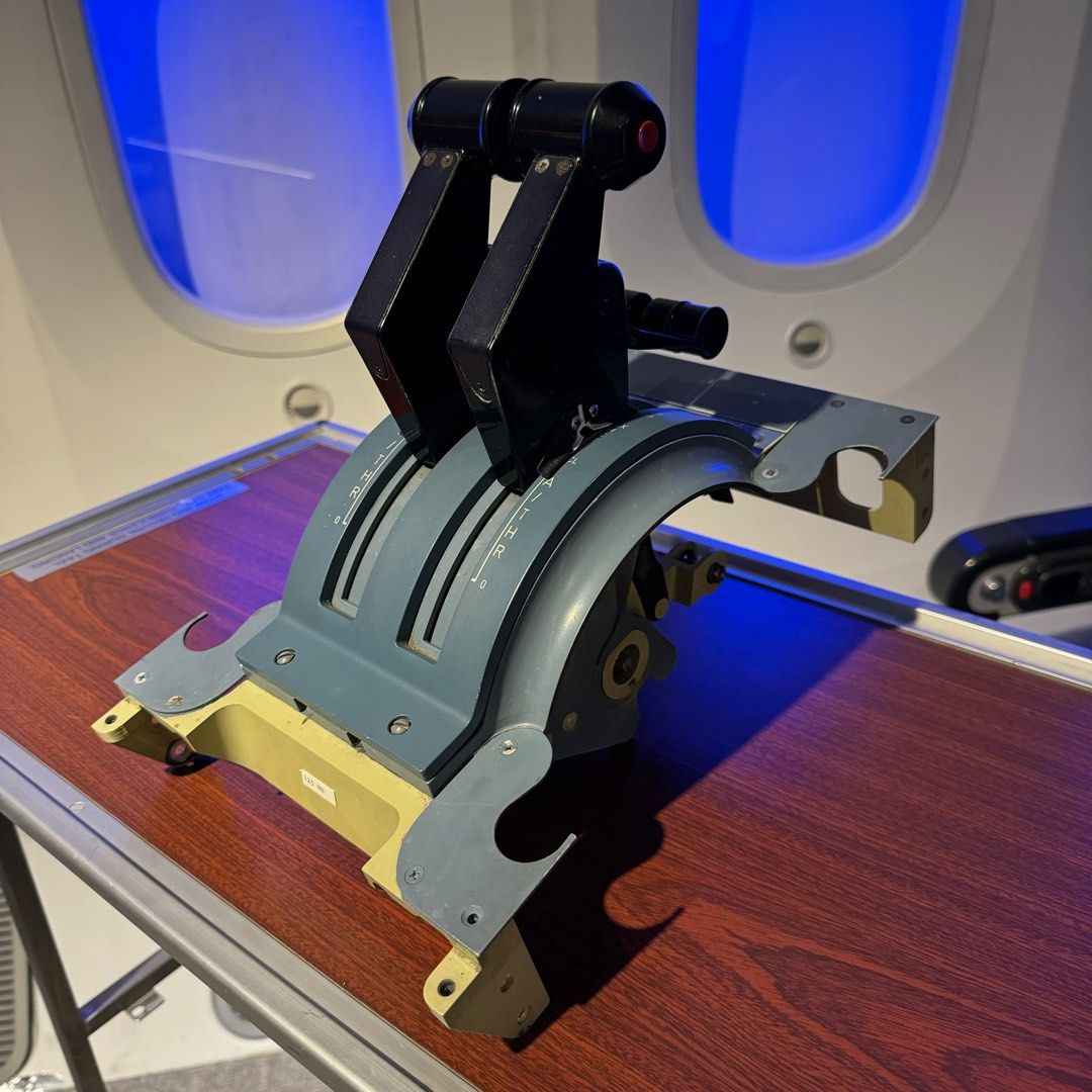 空中巴士 Airbus A330 Throttle Levers 飛機 收藏 航空公司 國泰 香港航空 港龍 香港快運, 興趣及遊戲, 收藏品 ...