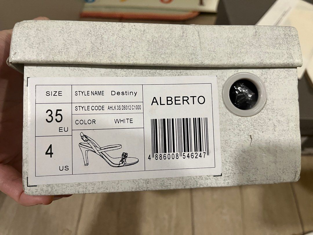 Alberto White Heels, Women's Fashion, Footwear, Heels on Carousell