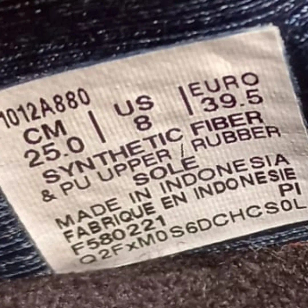 ASICS GEL NIMBUS 23, Fesyen Pria, Sepatu , Sneakers di Carousell