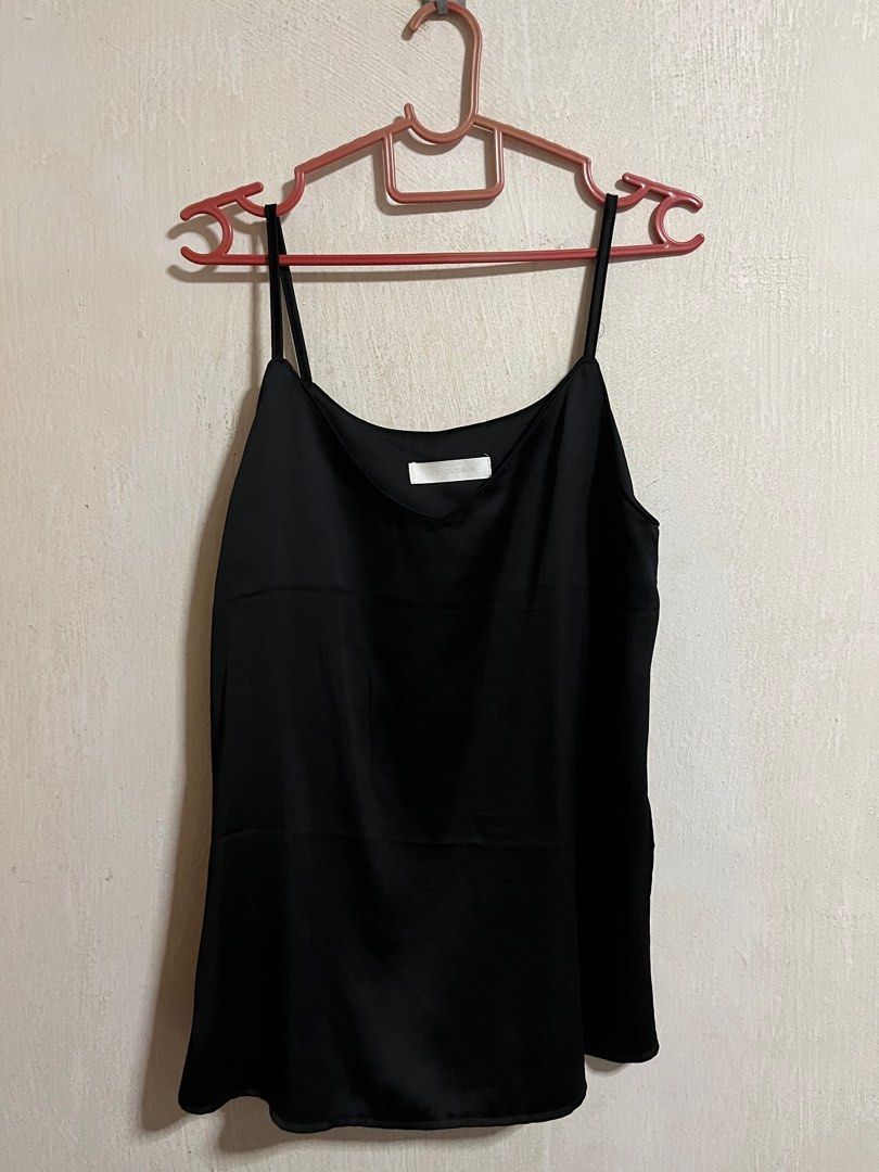 Black Spag Top satin, Women's Fashion, Tops, Sleeveless on Carousell