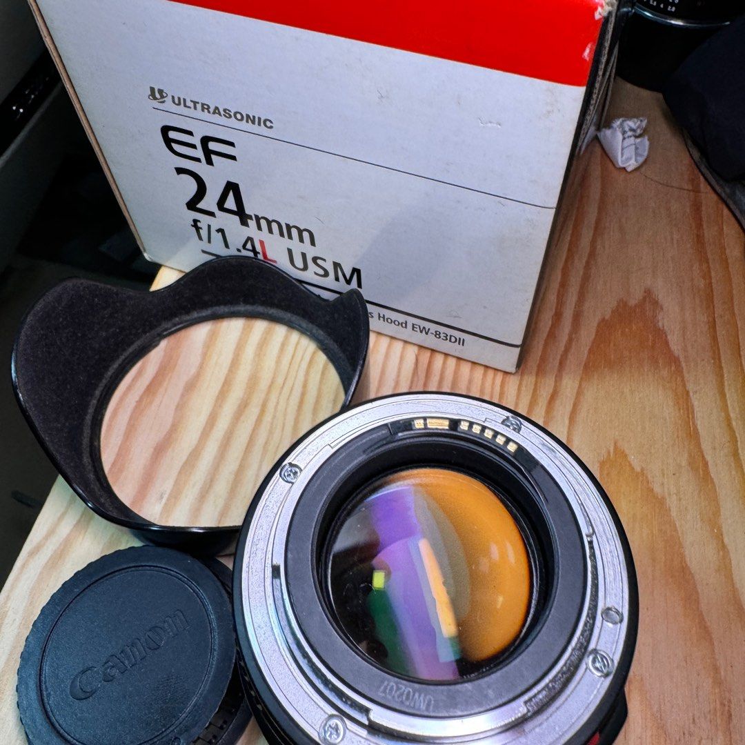 Canon 24mm f1.4mm Prime L Lens, Photography, Cameras on Carousell