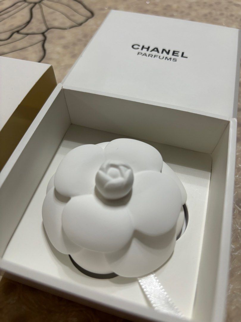 Chanel white ceramic camellia perfume diffuser / paper weight VIP gift ...