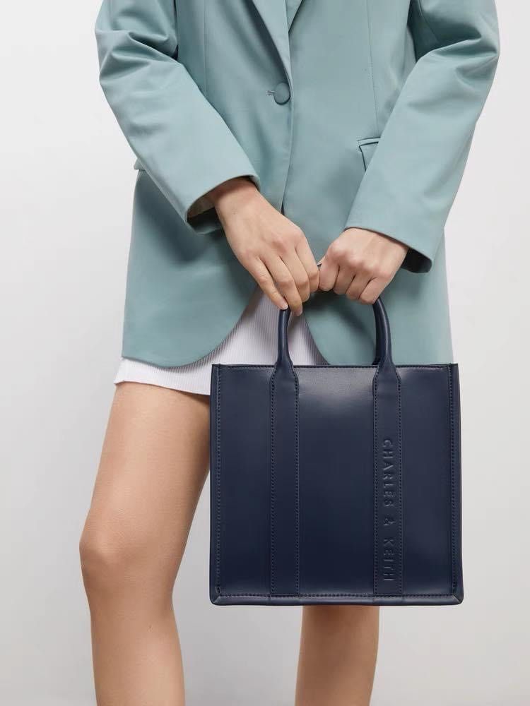 Charles & Keith Clover Trapeze Tote Bag, Women's Fashion, Bags ... Charles & Keith Clover Trapeze Tote Bag, Women's Fashion, Bags ...