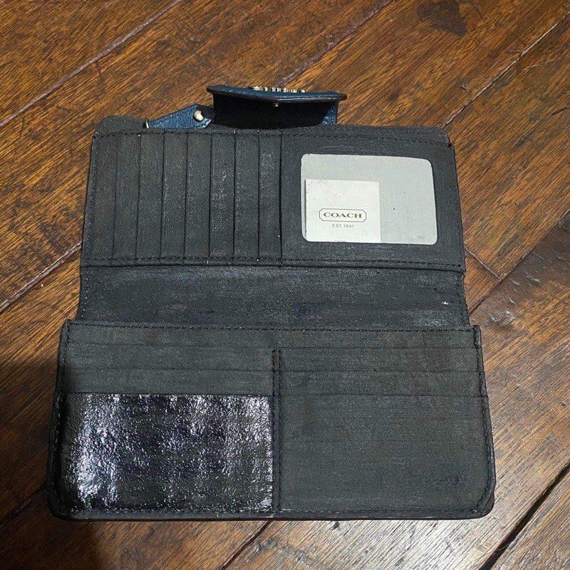 Coach Peacock Bifold, Women's Fashion, Bags & Wallets, Wallets & Card ...