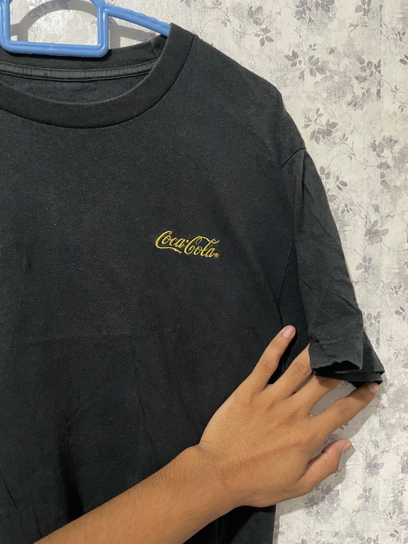 Coca Cola Tshirt Black Simpe Logo Front, Men's Fashion, Tops & Sets ...